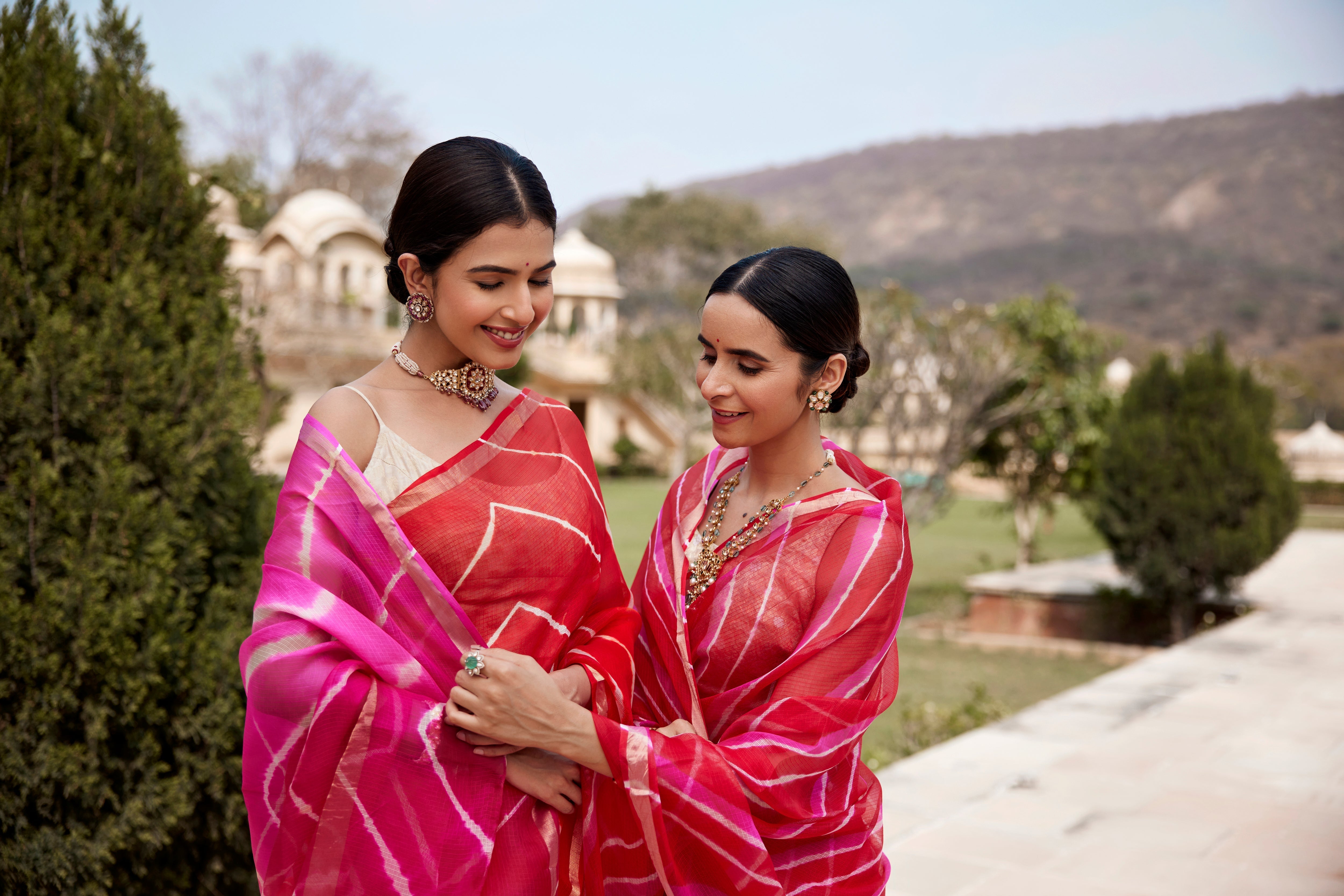 The Colors of Rajasthan: What They Mean & How to Wear Them – Geroo Jaipur